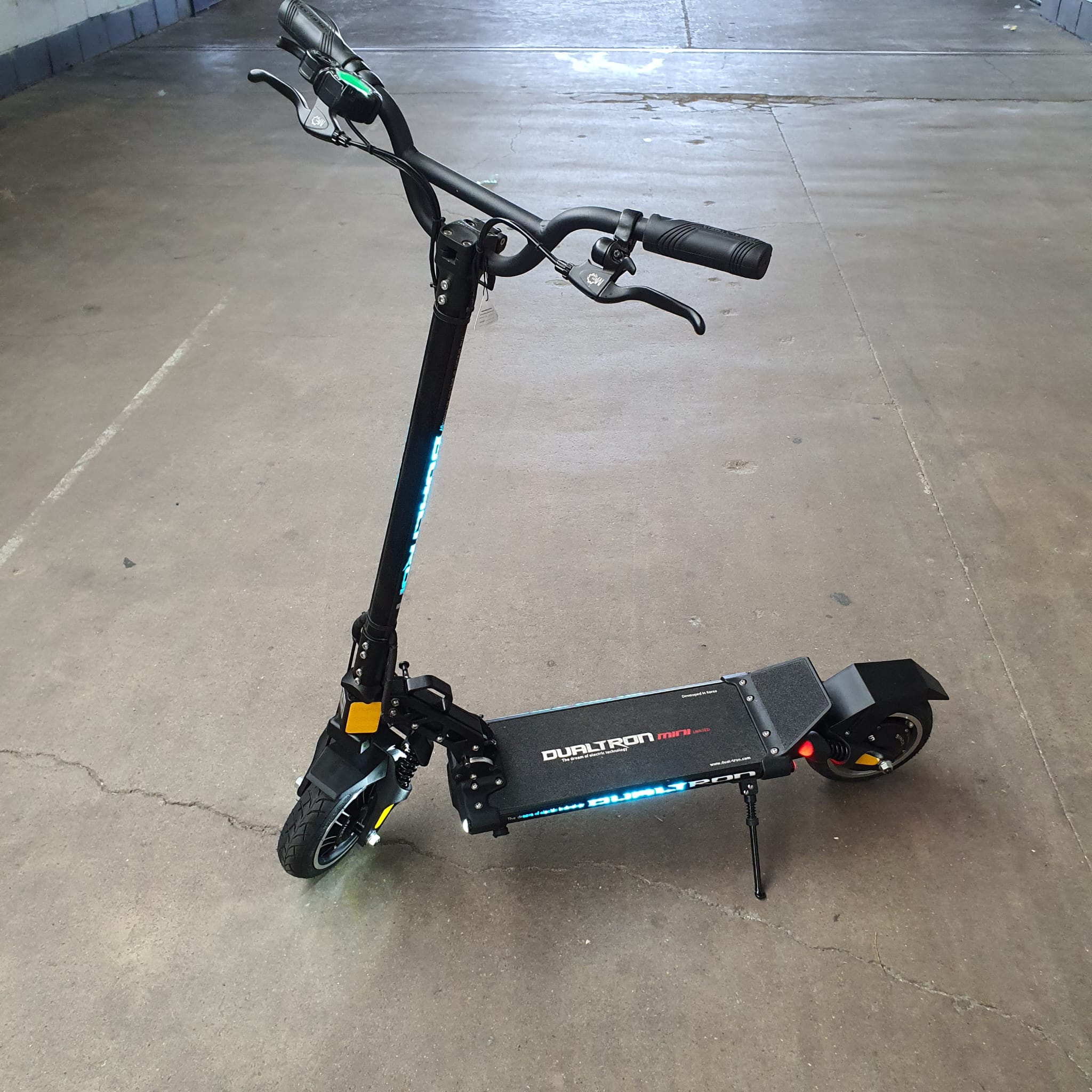 Dualtron Mini Limited 21Ah 2023 EX-DEMO Electric Scooter – Evunicycles
